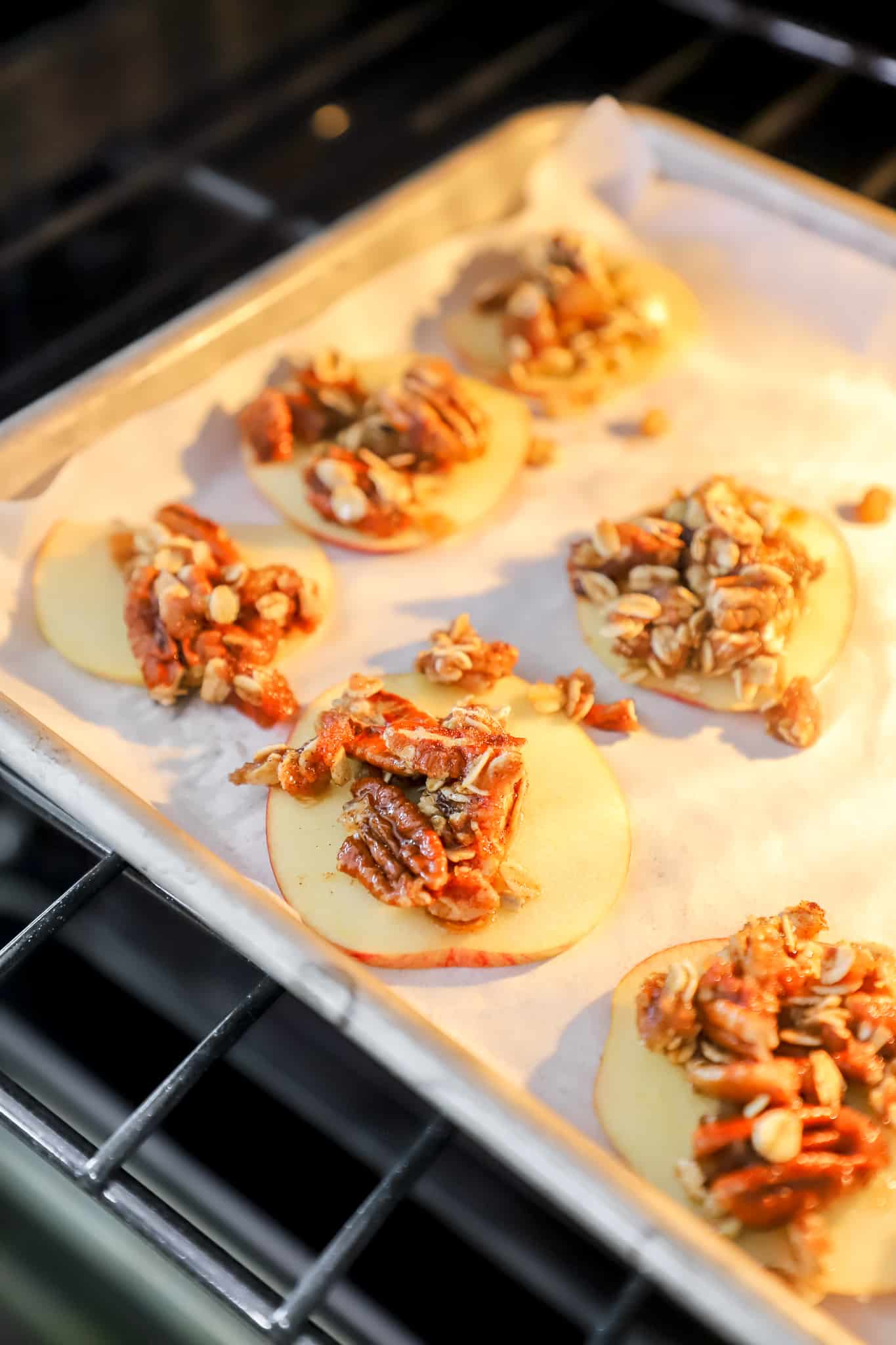 Homemade Vegan Baked Apple Slices (with Cinnamon) - The Glutenless Maximus