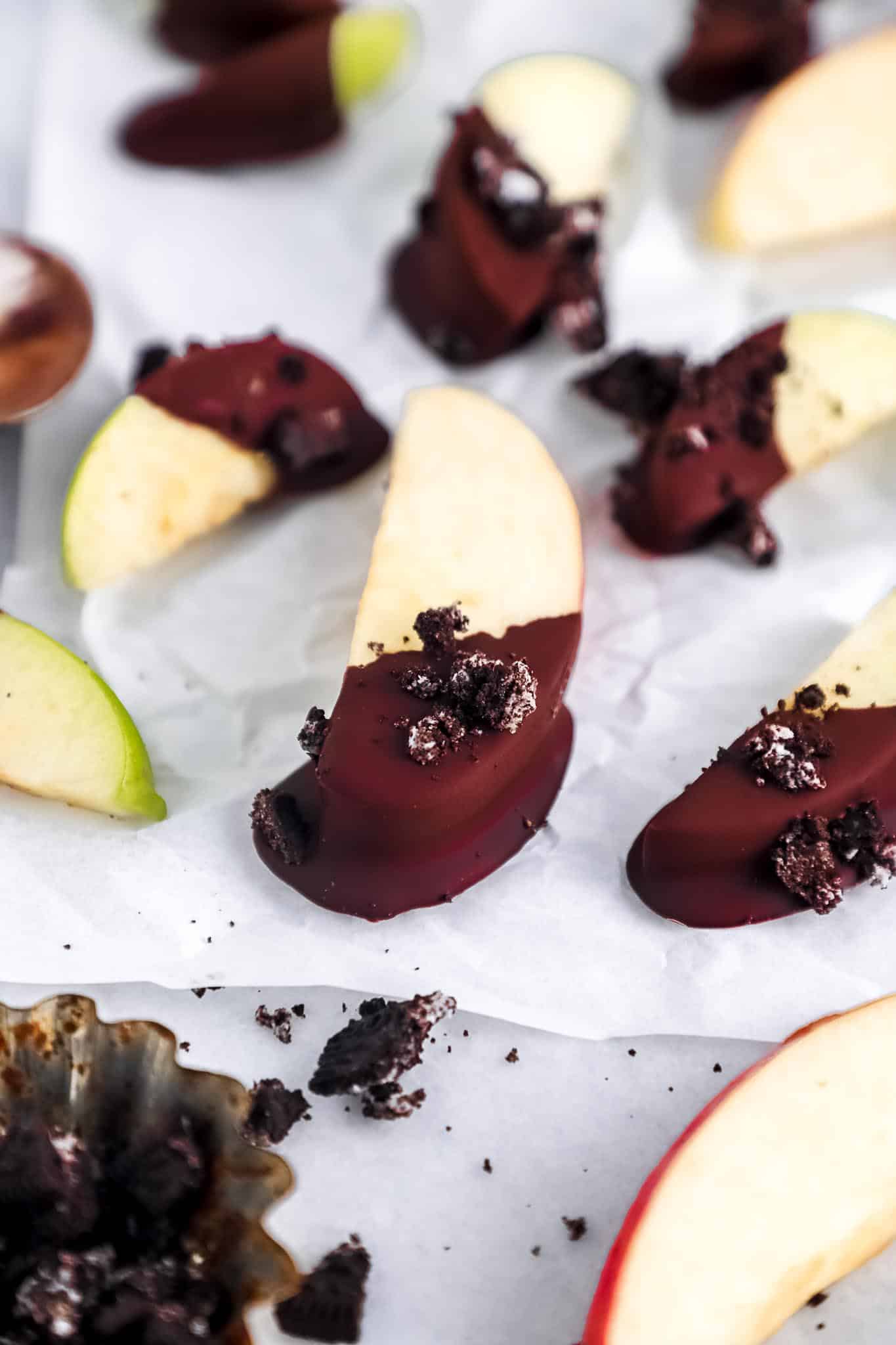 Oreo Chocolate Dipped Apples Slices (GF)