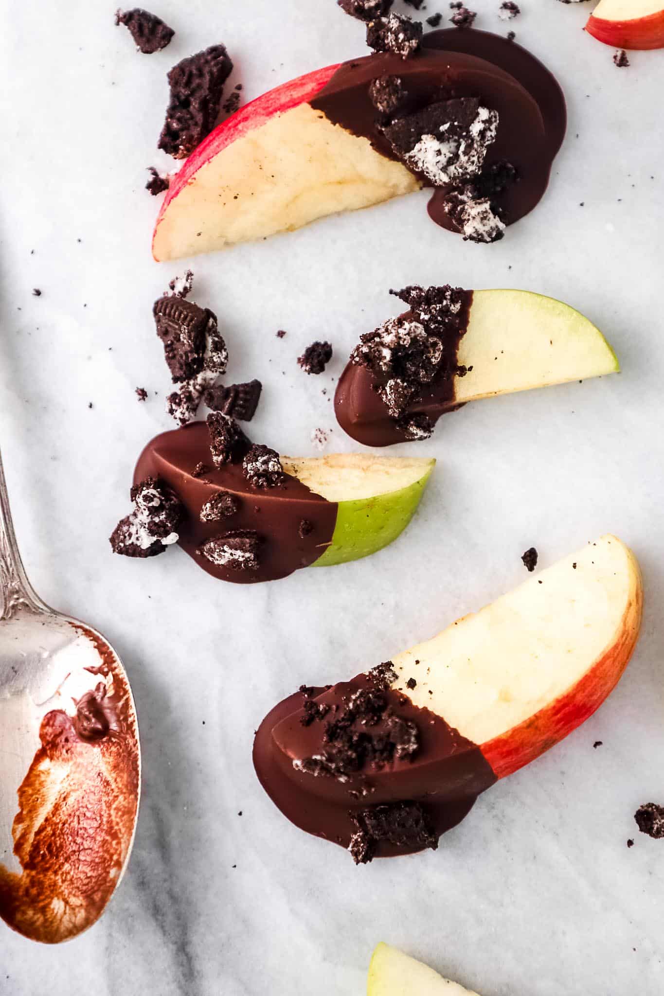 Oreo Chocolate Dipped Apples Slices (GF)