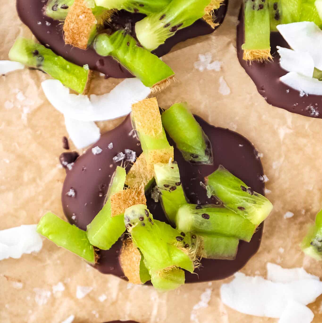 Simple Kiwi with Chocolate Bites