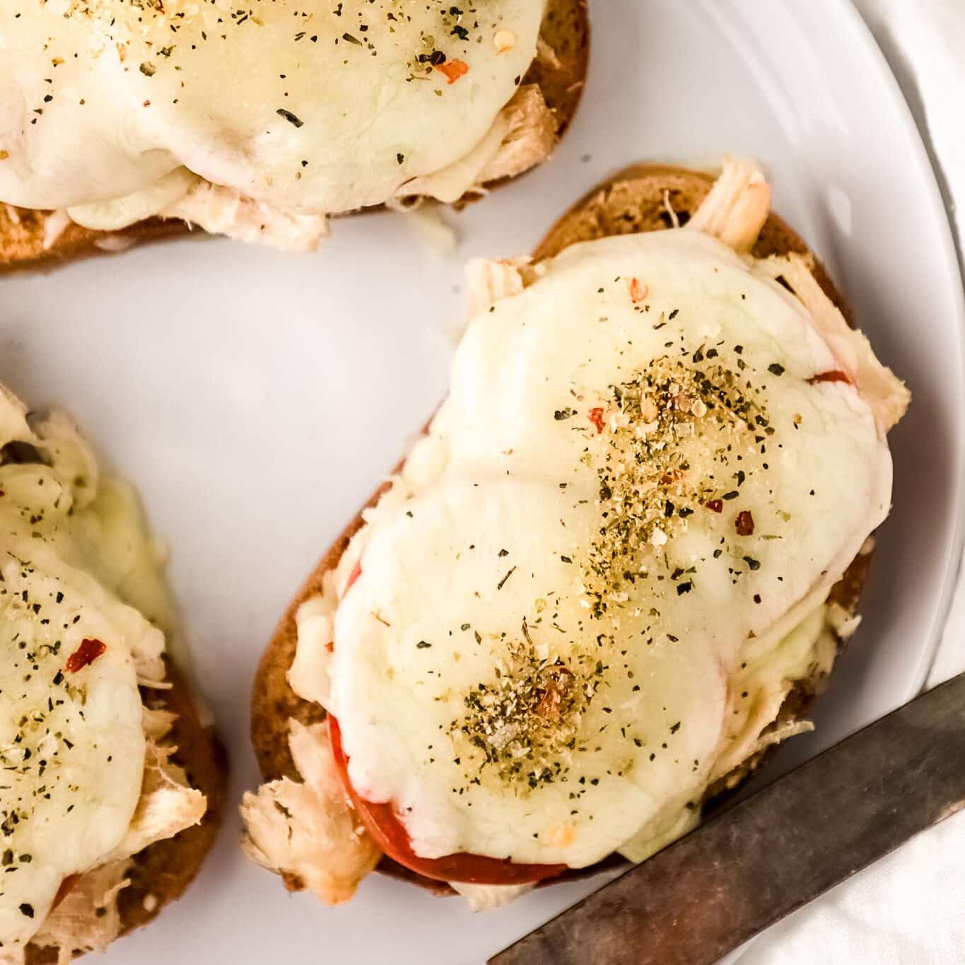 Easy Open-Faced Chicken Sandwich Recipe - The Glutenless Maximus