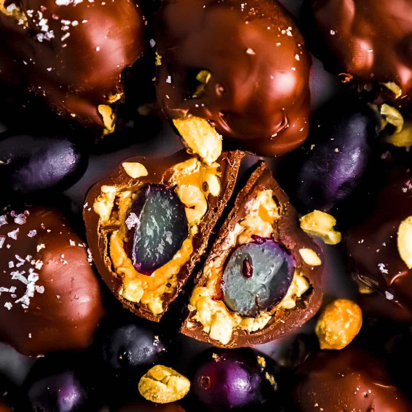 Peanut Butter Chocolate Grapes – Easy Snickers Grape Snack
