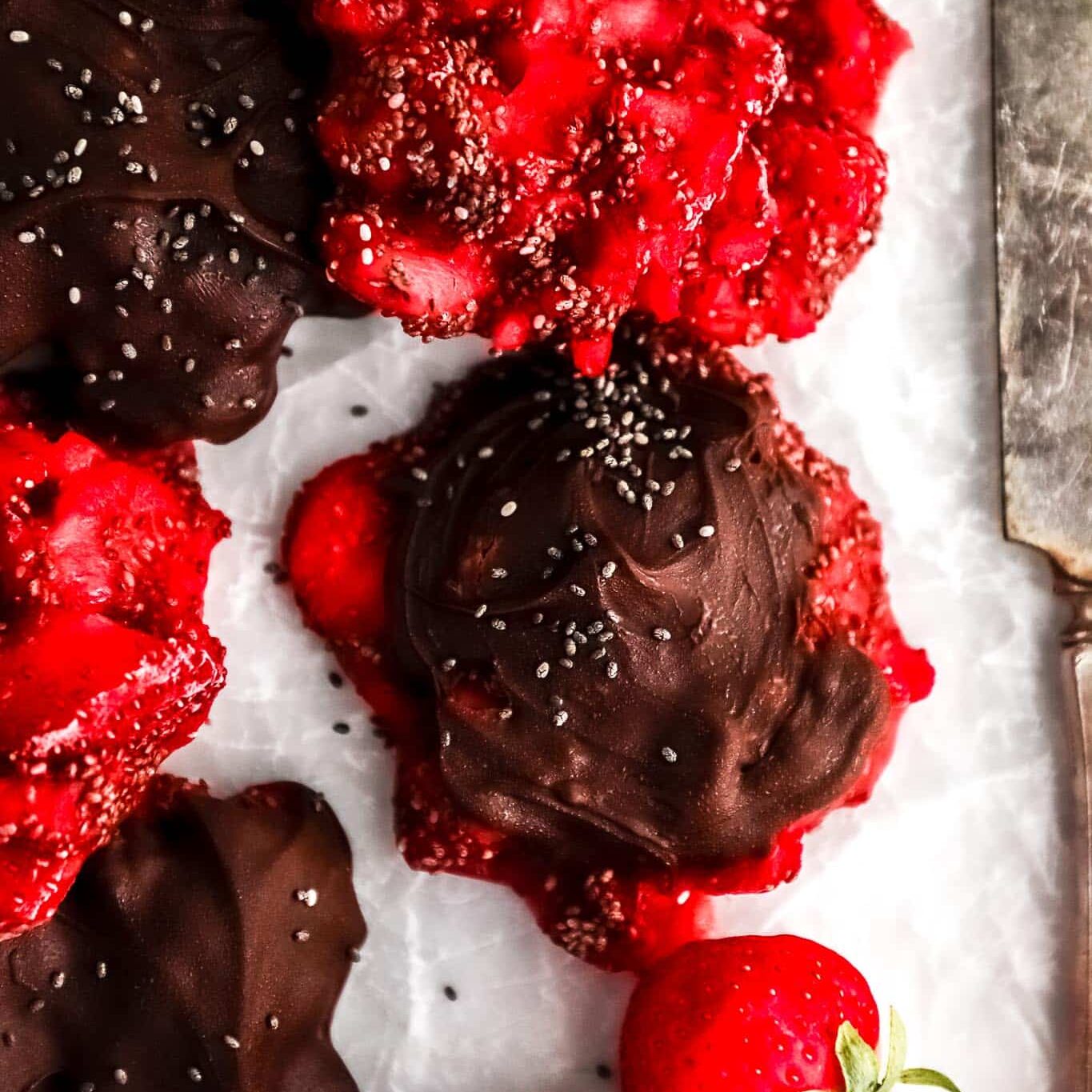 Strawberry Chia Chocolate Rounds Recipe | Easy No-Bake